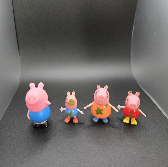 Peppa Pig | Toys | Peppa Pig Family Figurine Set Multicolor | Poshmark